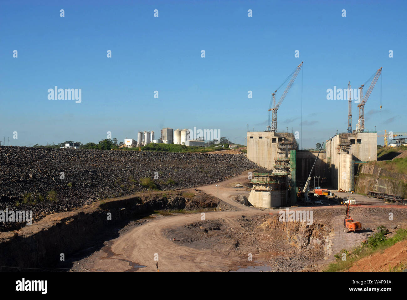 Tucuruí, October 15, 2006. Construction work for the sluice gate at the ...