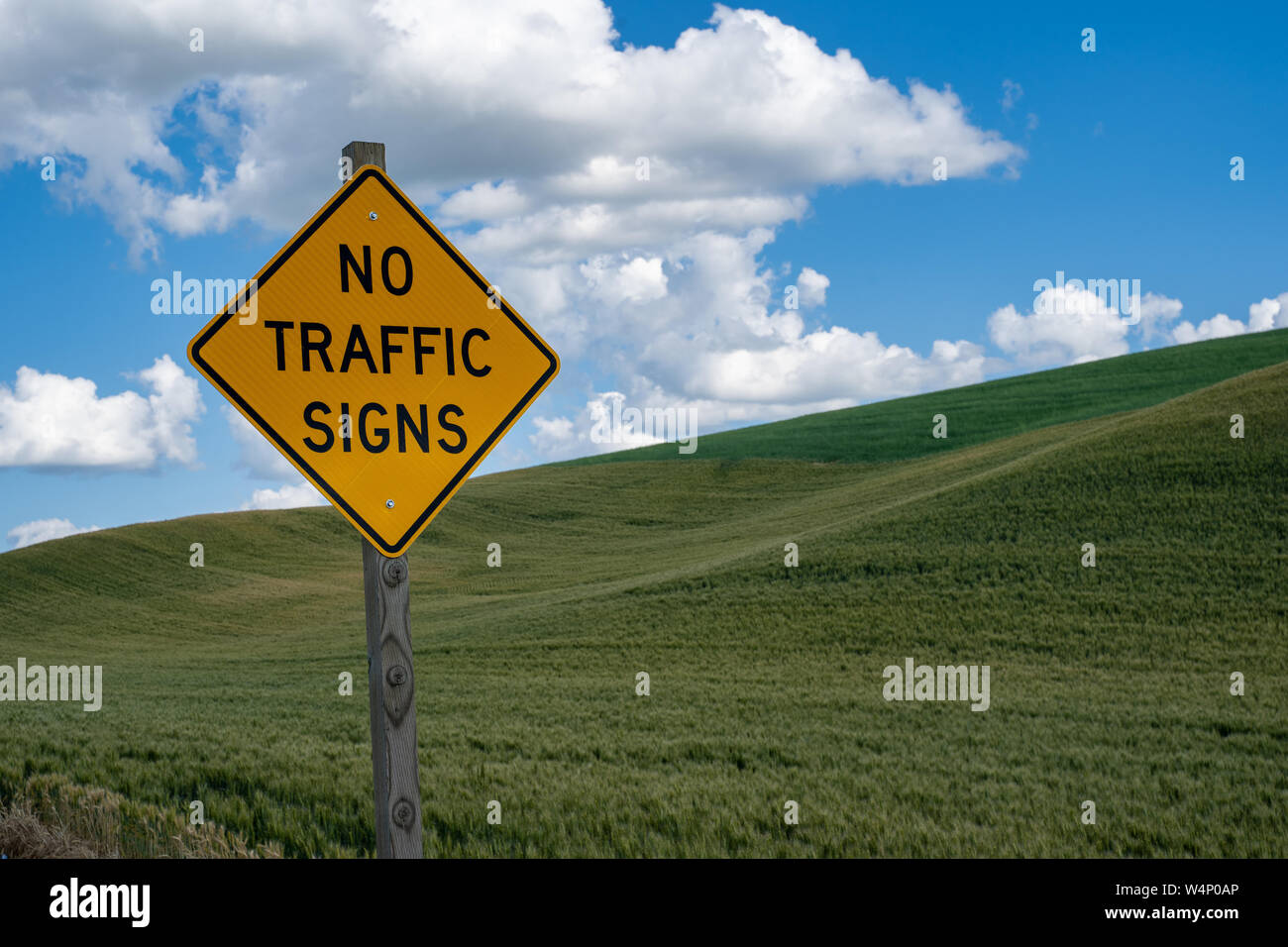 Sign informing drivers of No Traffic Signs on the road ahead Stock ...