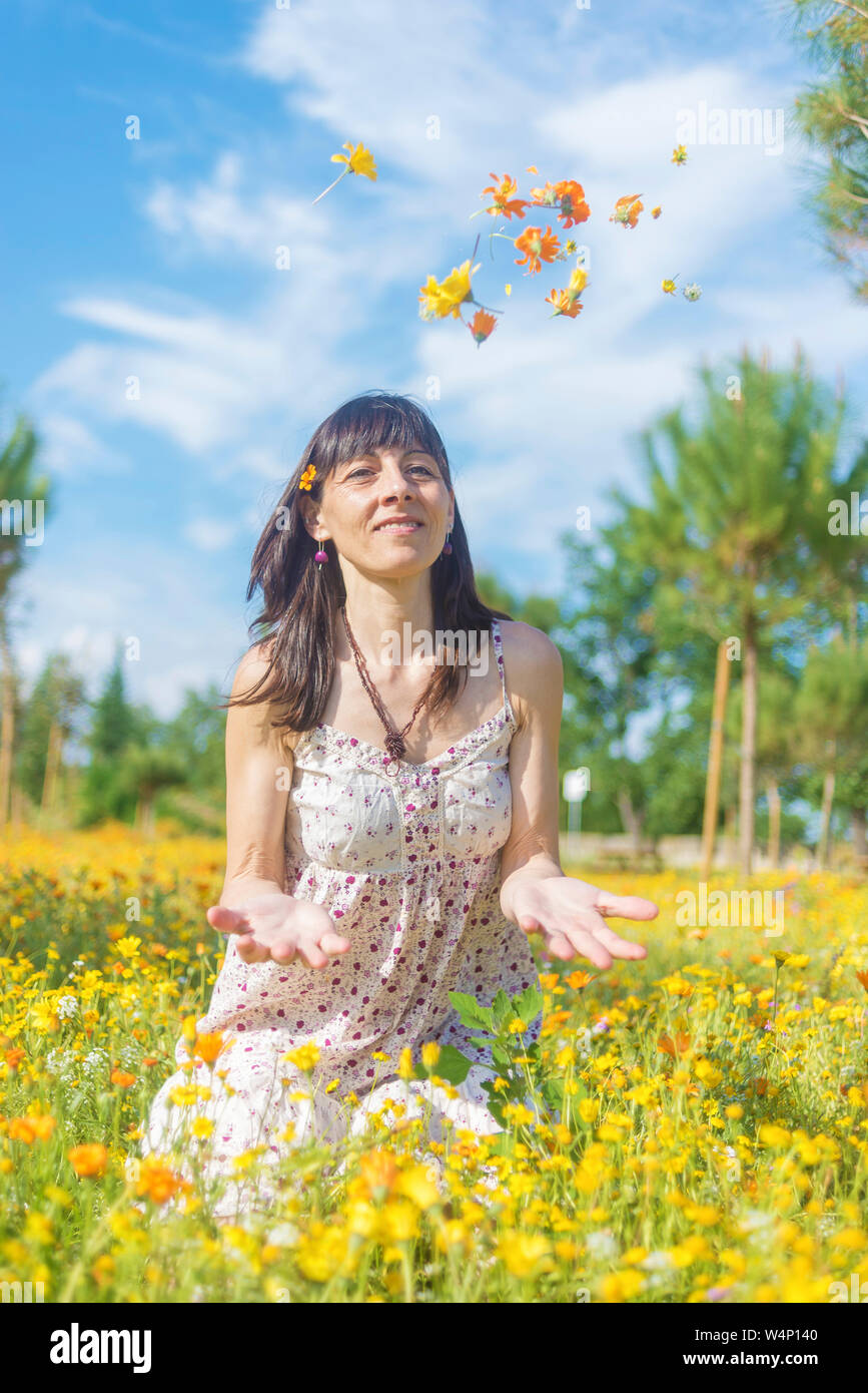 Throwing flowers hi-res stock photography and images - Alamy