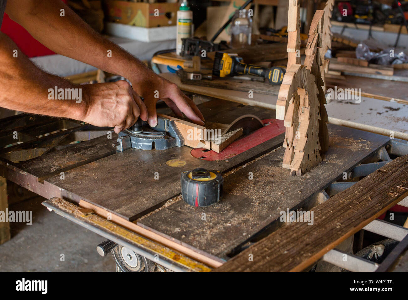 Hand saw person hi-res stock photography and images - Alamy