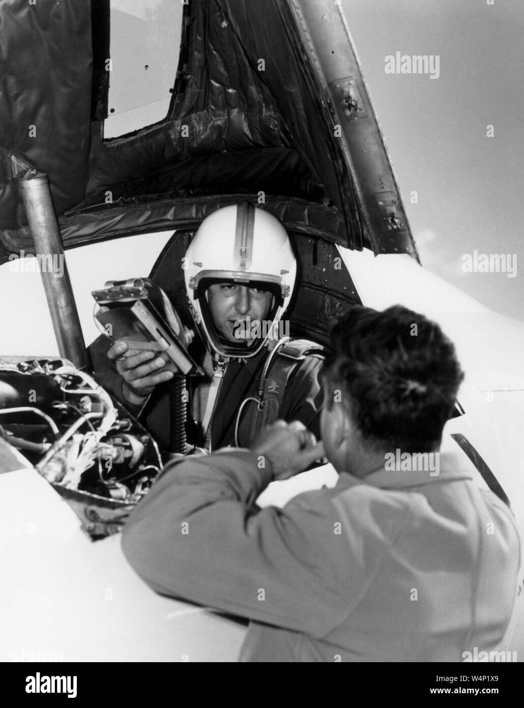 Flight 20 Black and White Stock Photos & Images - Alamy