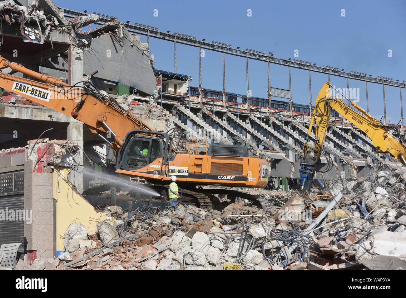 Stadium demolition hi-res stock photography and images - Alamy