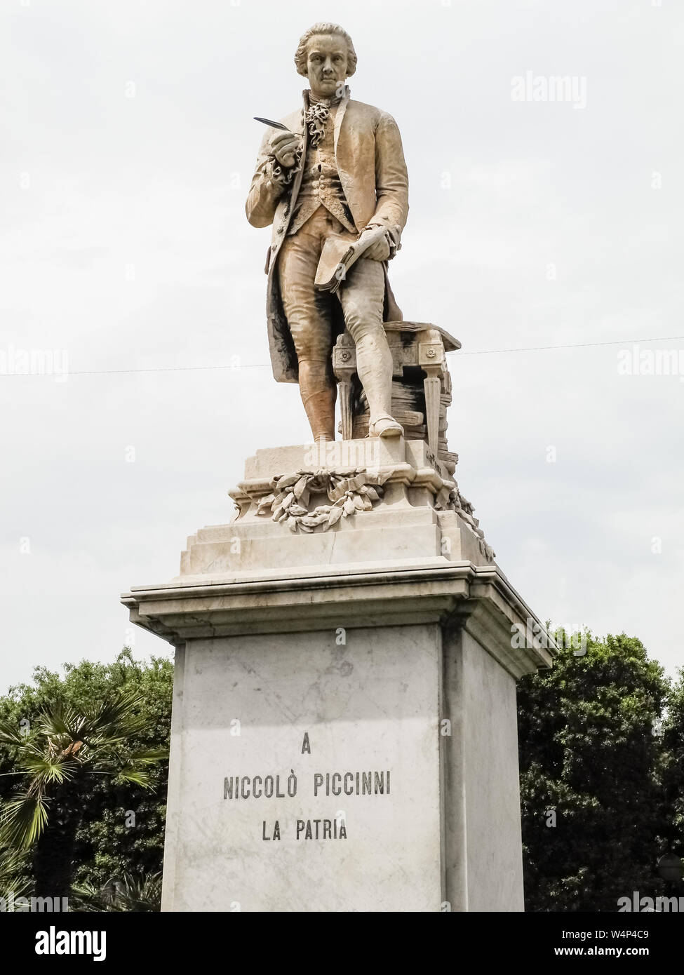 Statue of niccolo piccinni hi-res stock photography and images - Alamy