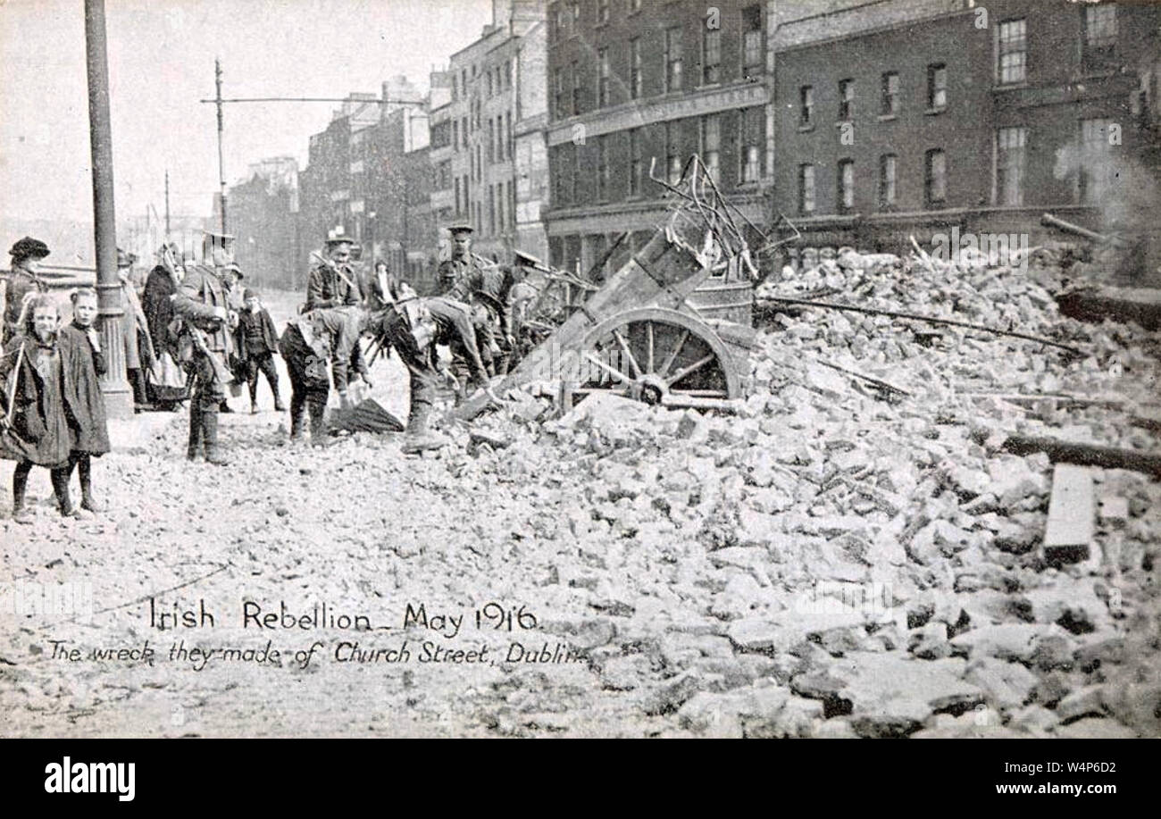 EASTER RISING in Dublin 24-29 April 1916. British soldiers clear up the ...