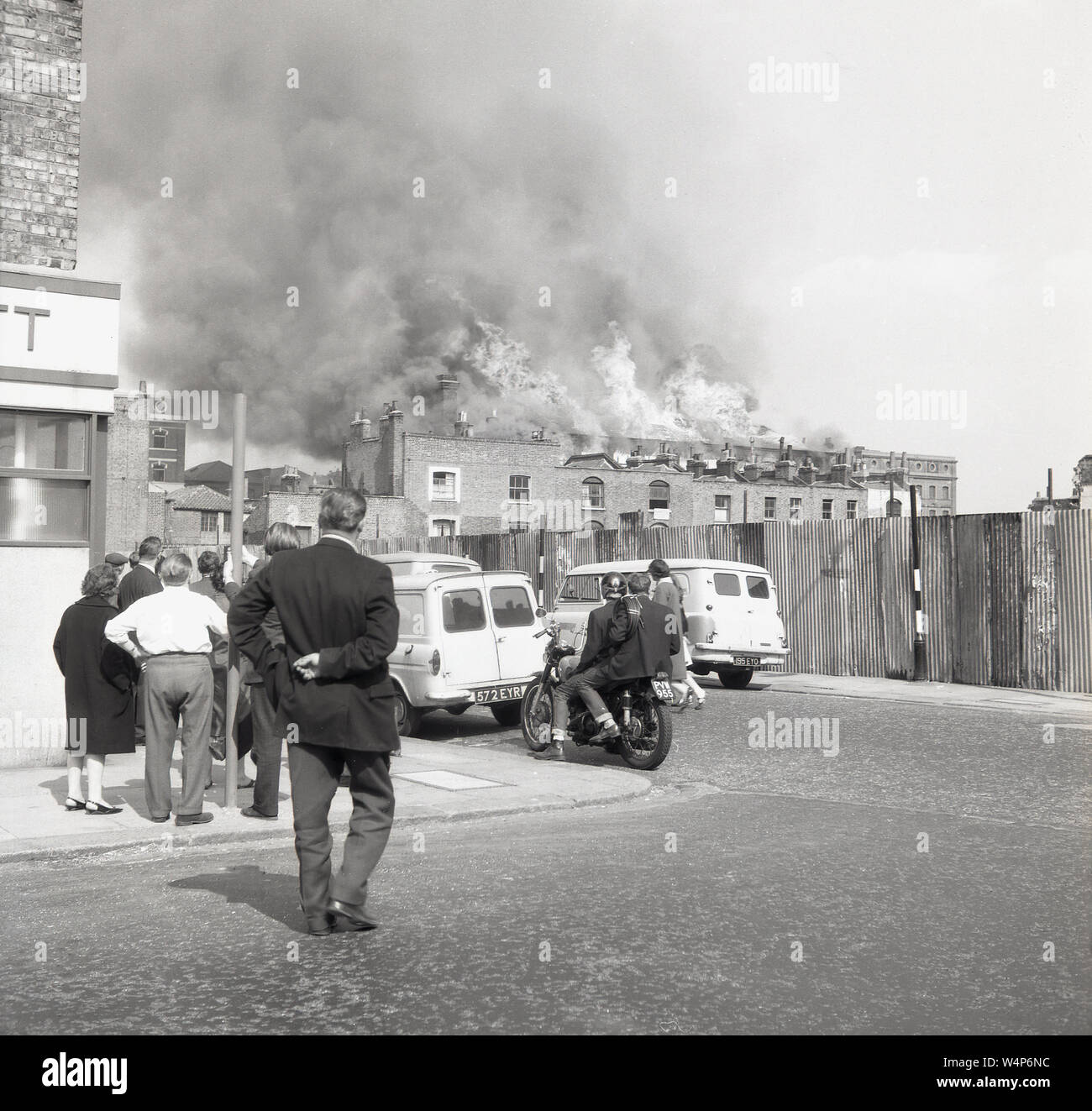 London 1960s street hi-res stock photography and images - Alamy