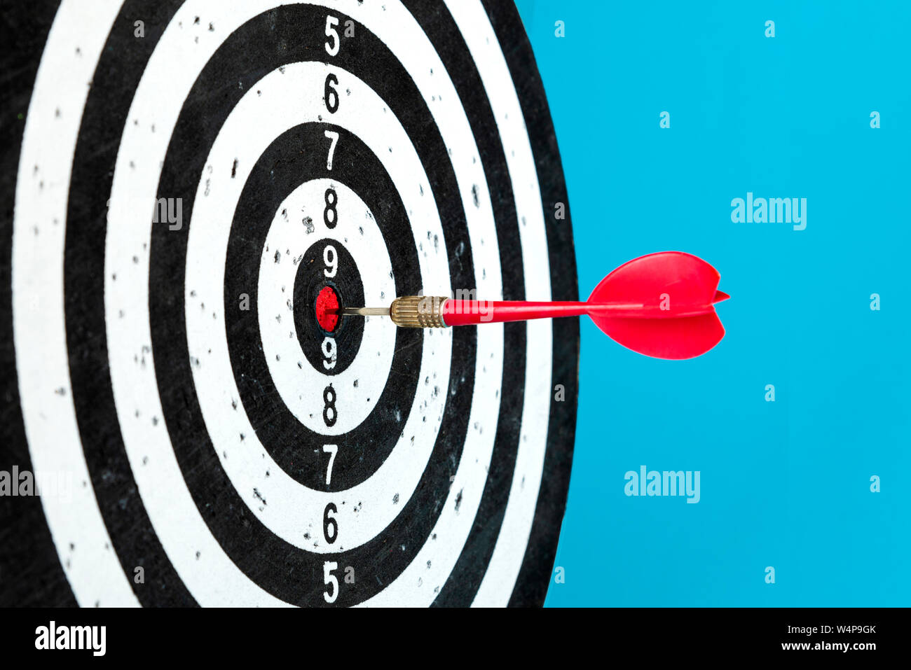 Target with arrow in the center. Hit the target Stock Photo - Alamy