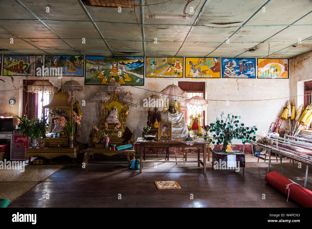 The inside of a monastery in a rural village of Myanmar Stock Photo - Alamy