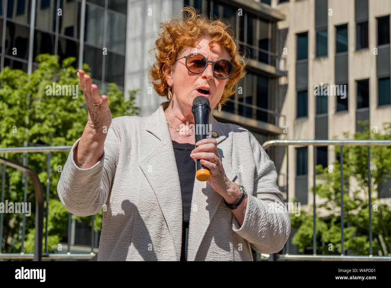 Anne foley hi-res stock photography and images - Alamy