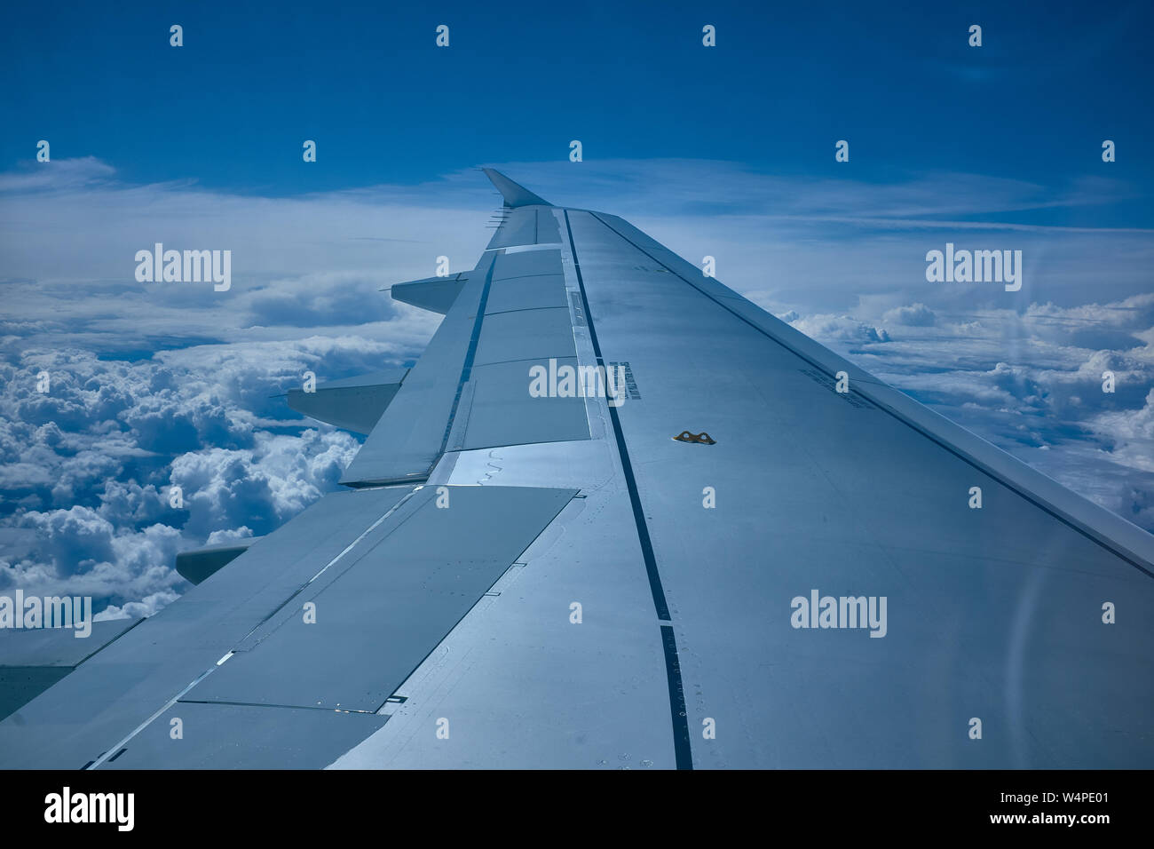 Outside airplane hi-res stock photography and images - Alamy