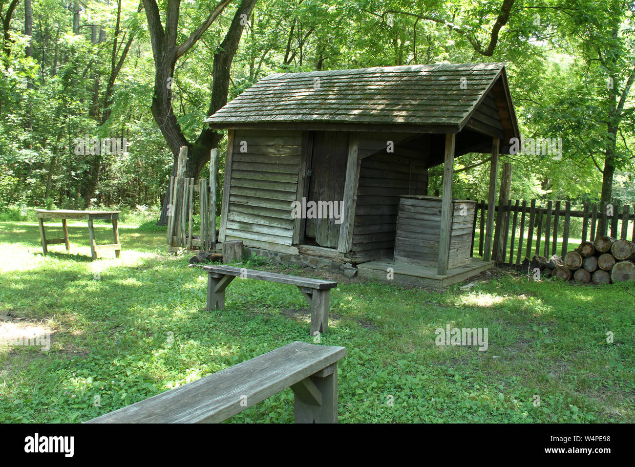 Old wooden structures hi-res stock photography and images - Alamy