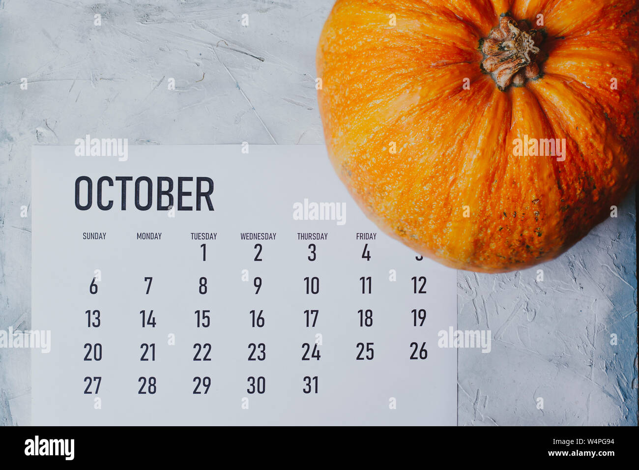 Simple 2019 year calendar week hi-res stock photography and images - Alamy