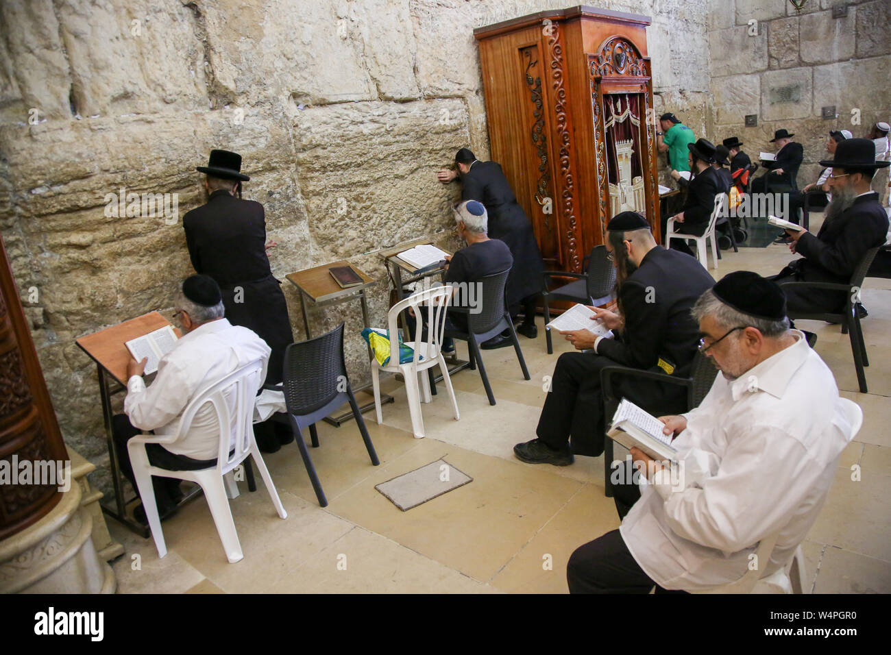 Sacred tables hi-res stock photography and images - Alamy