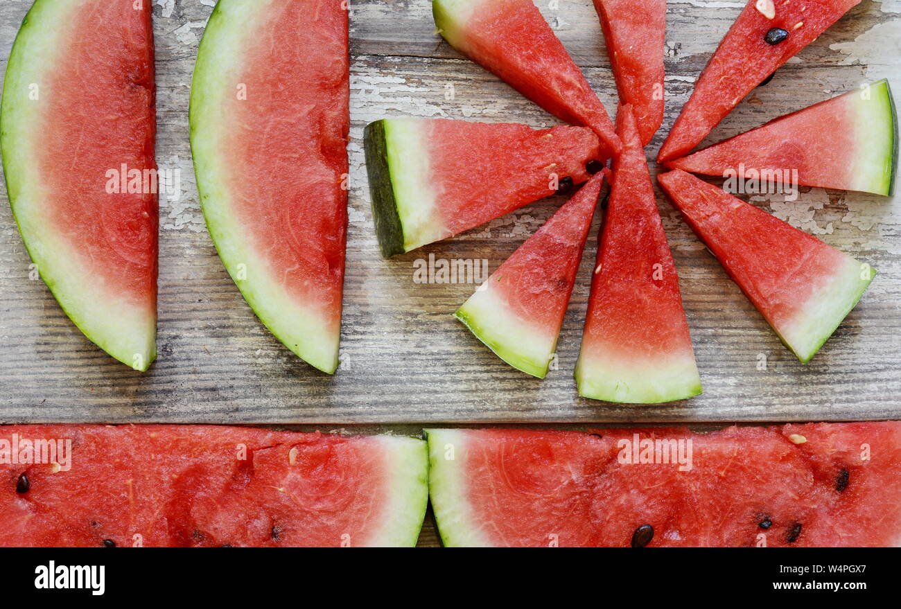 Circular Slices of watermelon as a background Stock Photo - Alamy