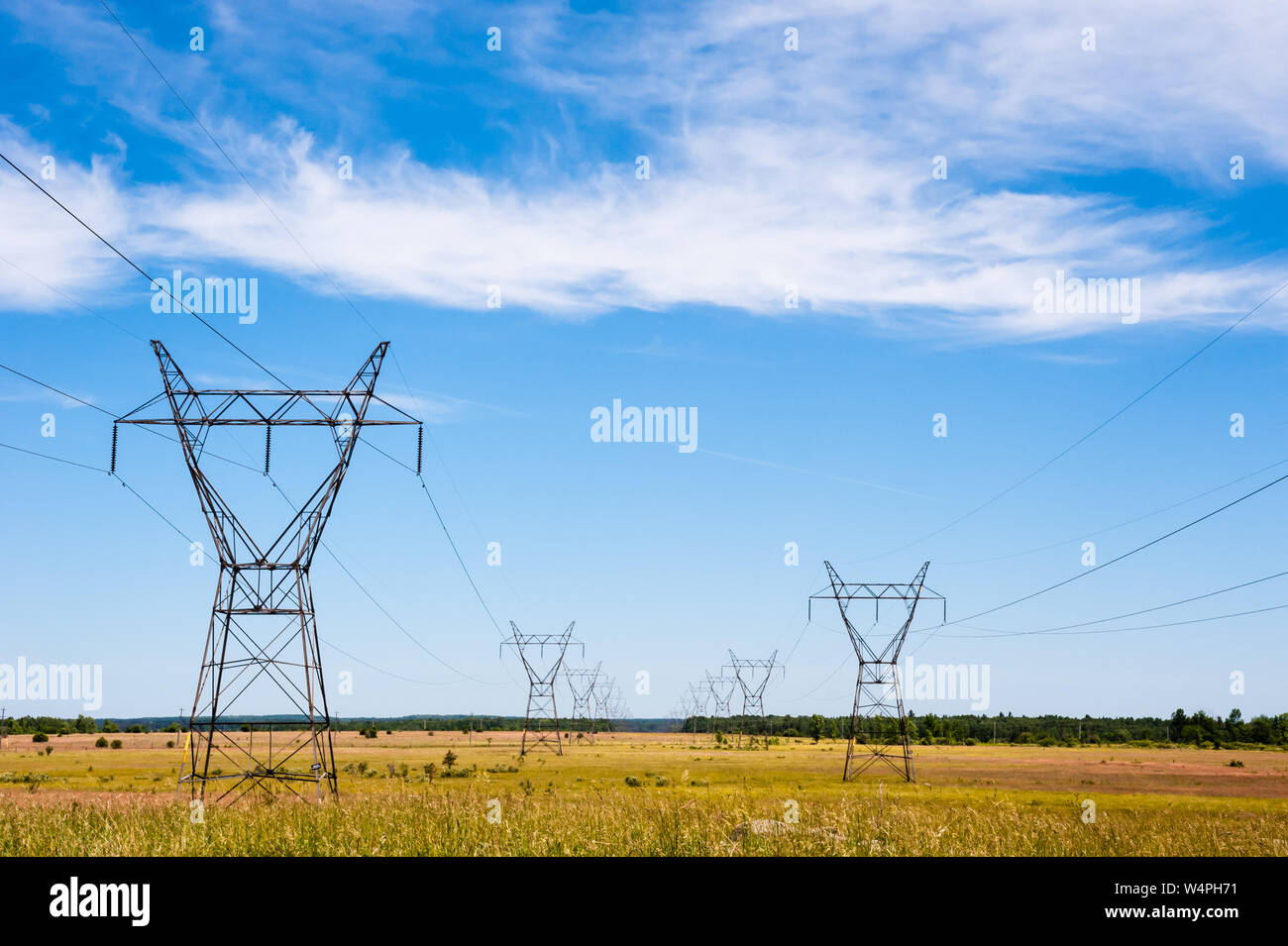 Tall electrical towers hi-res stock photography and images - Alamy