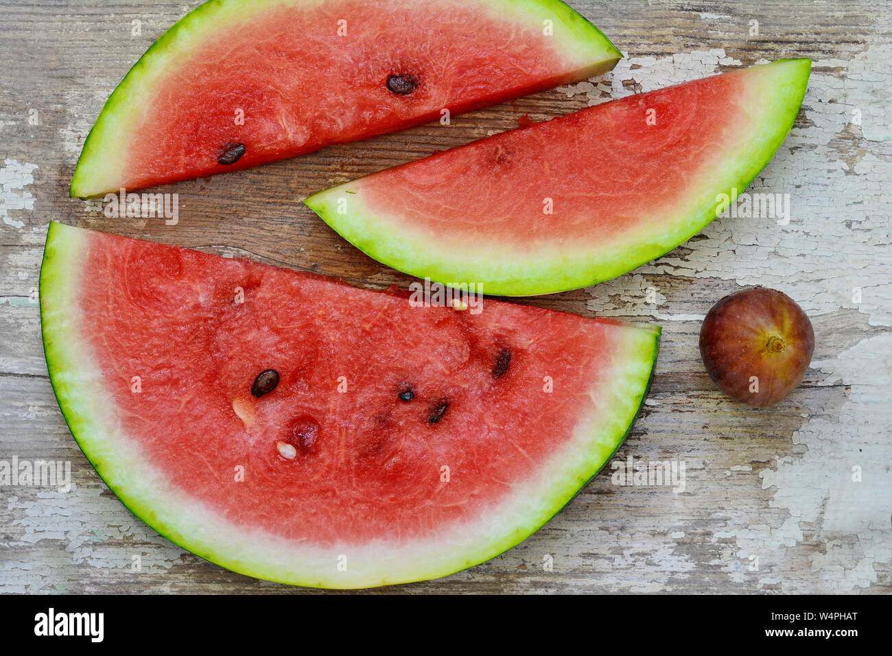 Circular Slices of watermelon as a background Stock Photo - Alamy