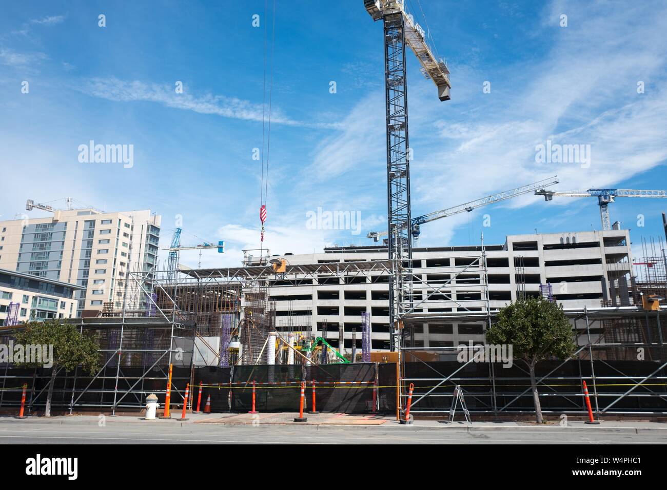 Neuroscience building hi-res stock photography and images - Alamy