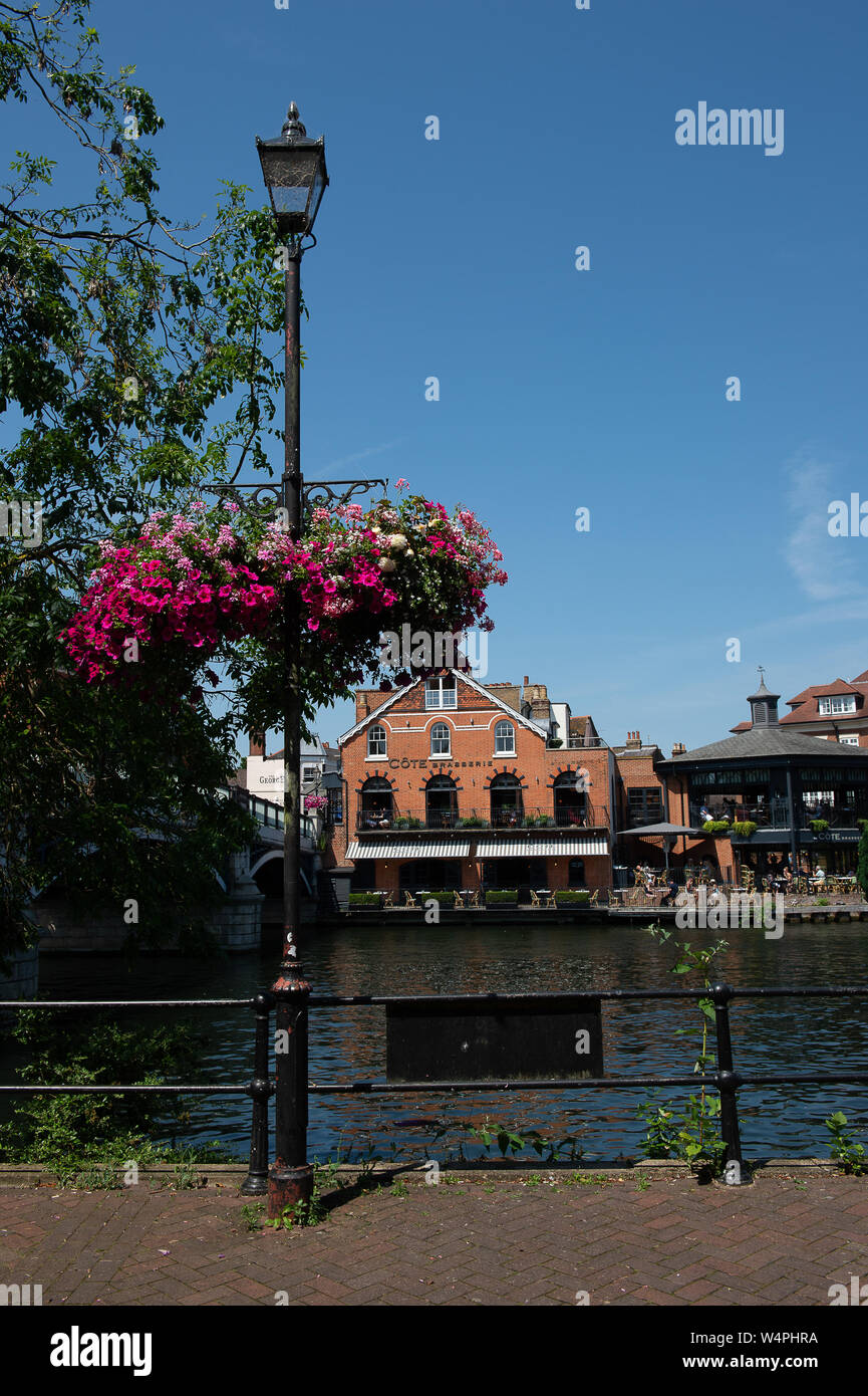 Views of Cote Restaurant in Eton across the River Thames from Windsor ...