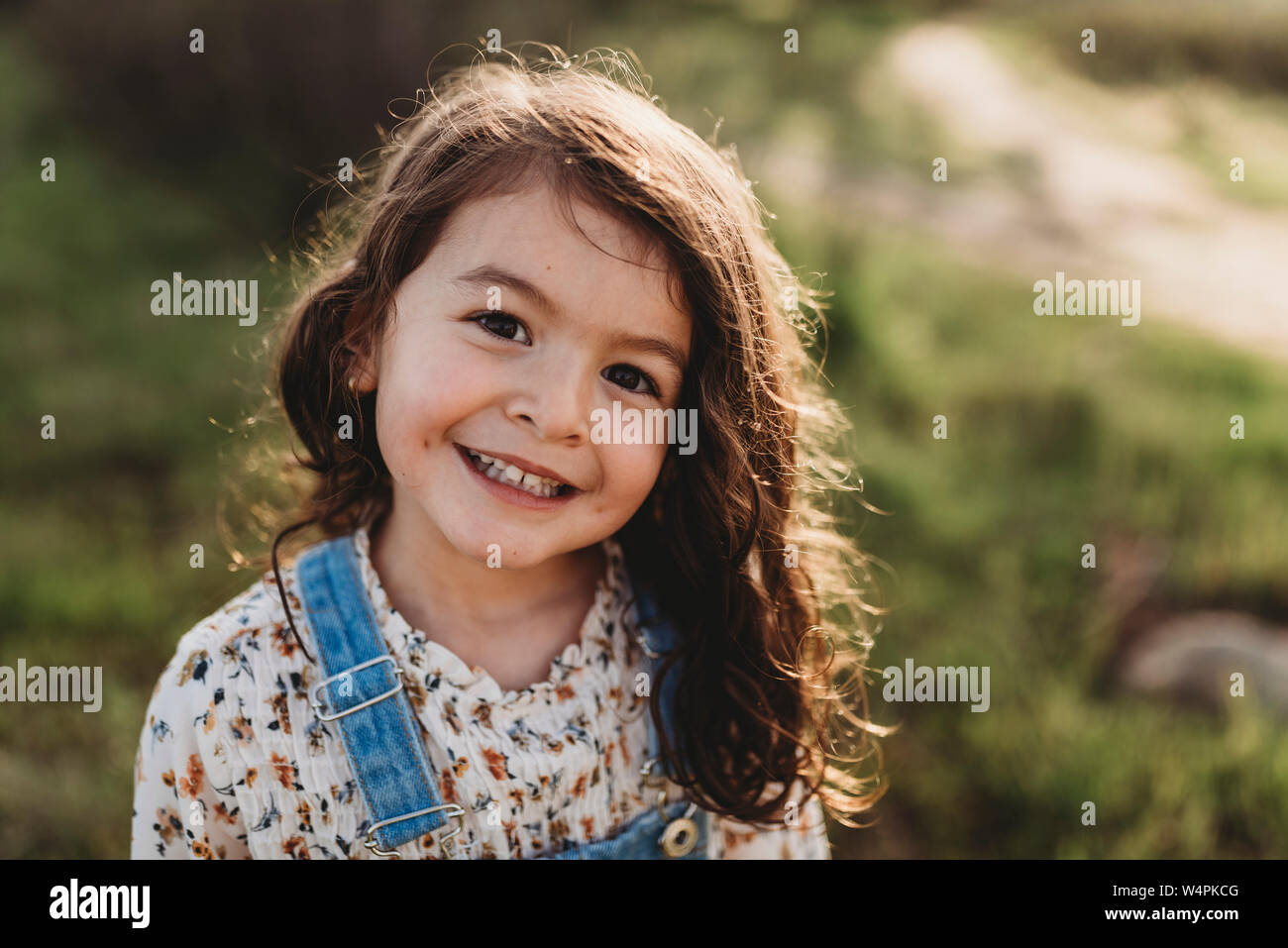 Happy smiling smile happiness hi-res stock photography and images - Alamy