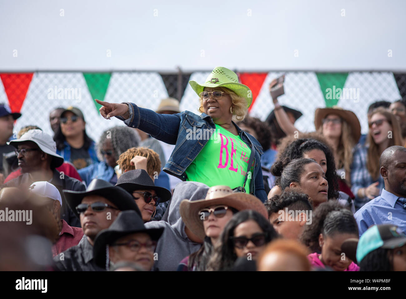 Members of an audience hi-res stock photography and images - Alamy
