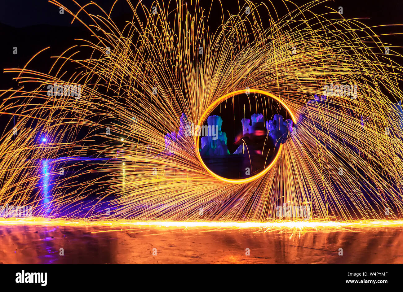 Molten iron hi-res stock photography and images - Alamy
