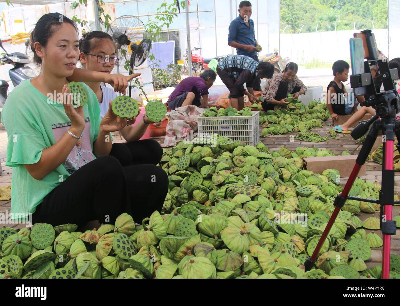 China mobile phone business rural hi-res stock photography and images ...