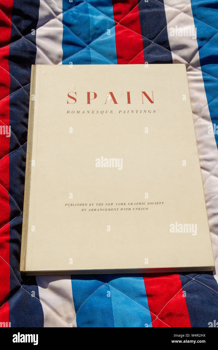 Romanesque paintings book hi-res stock photography and images - Alamy