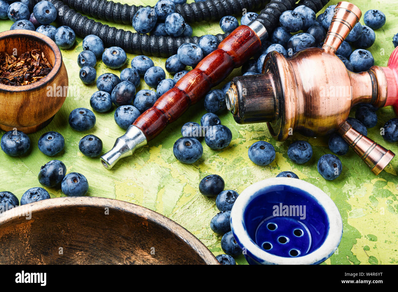 Hookah mouthpiece.Fruit shisha aroma.Tabak with blueberry flavor.Kalian ...