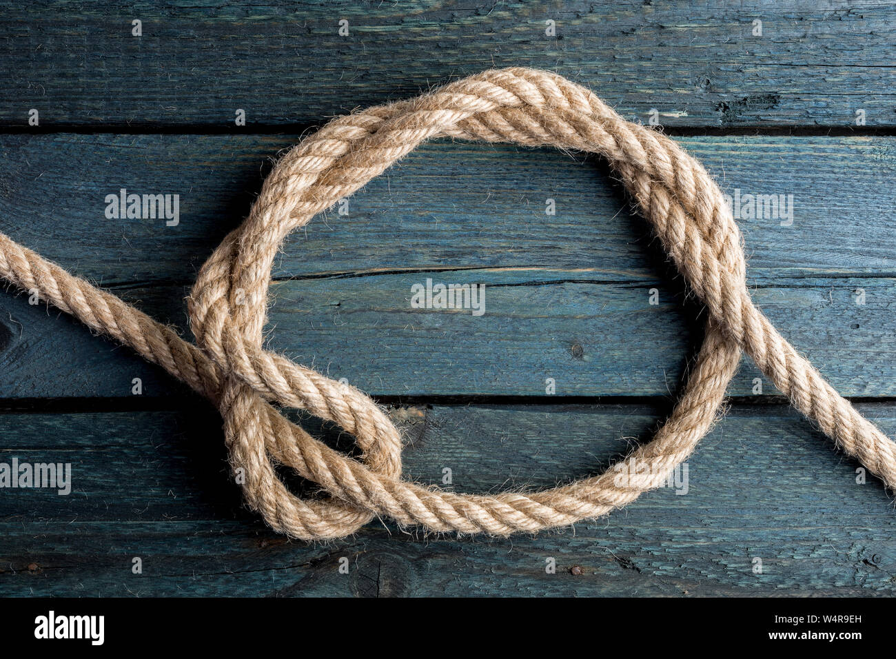 Timber Hitch Knot. Rope node Stock Photo - Alamy