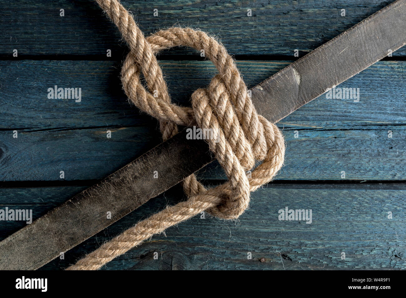 Halyard knot hi-res stock photography and images - Alamy