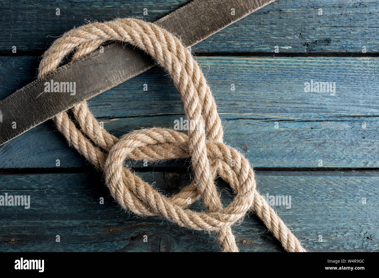 Hitching knot hi-res stock photography and images - Alamy