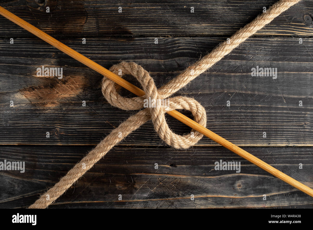 Clove Hitch Knot. Rope node Stock Photo - Alamy