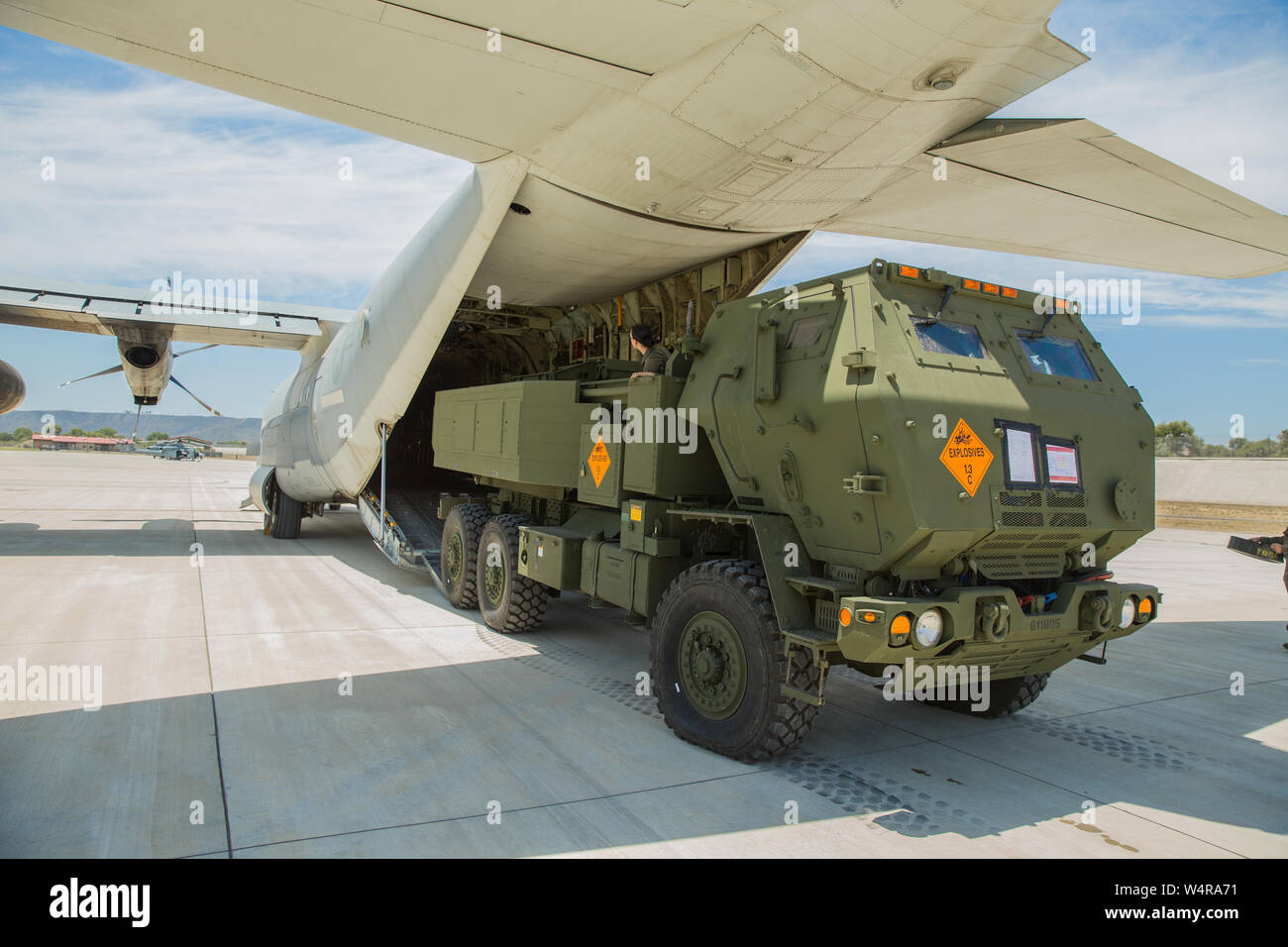 U.S. Marines with Sierra Battery, 5th Battalion, 11th Marine Regiment ...