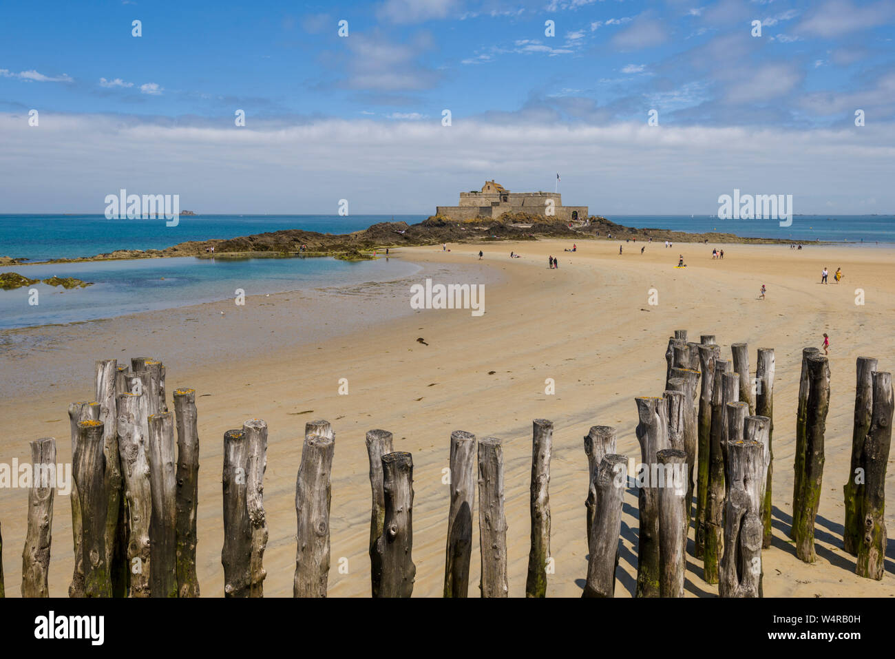 Fort National was built by the engineer Simeon Garengeau according to ...