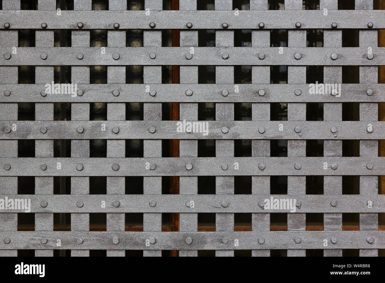 Metal grill cage hi-res stock photography and images - Alamy