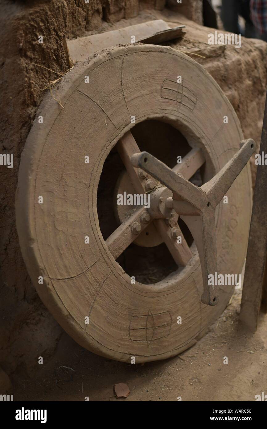 Ancient potters wheel hi-res stock photography and images - Alamy