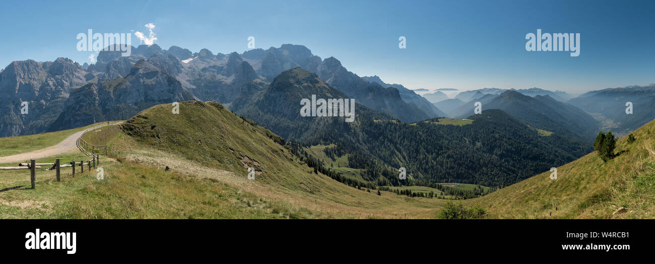 Piante colline hi-res stock photography and images - Alamy