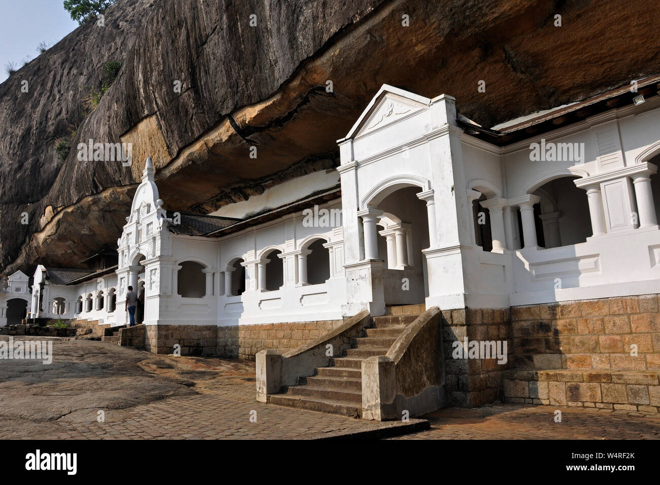 Golden temples dambulla cave hi-res stock photography and images - Alamy