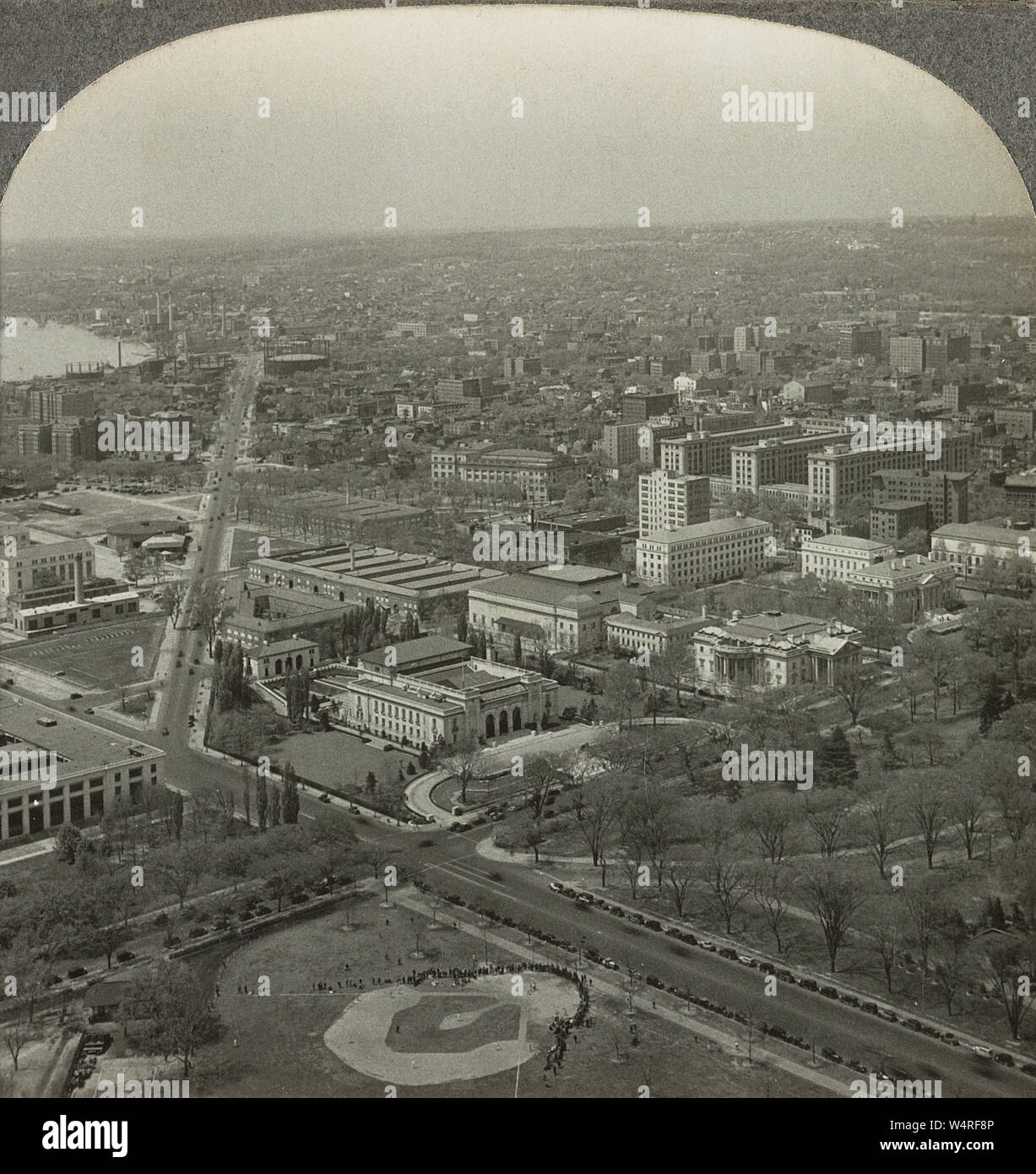 Washington dc spring skyline hi-res stock photography and images - Alamy