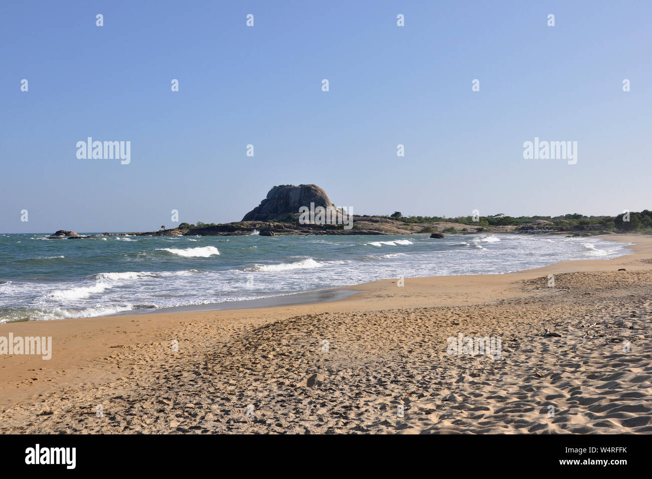 Yala national park beach hi-res stock photography and images - Alamy
