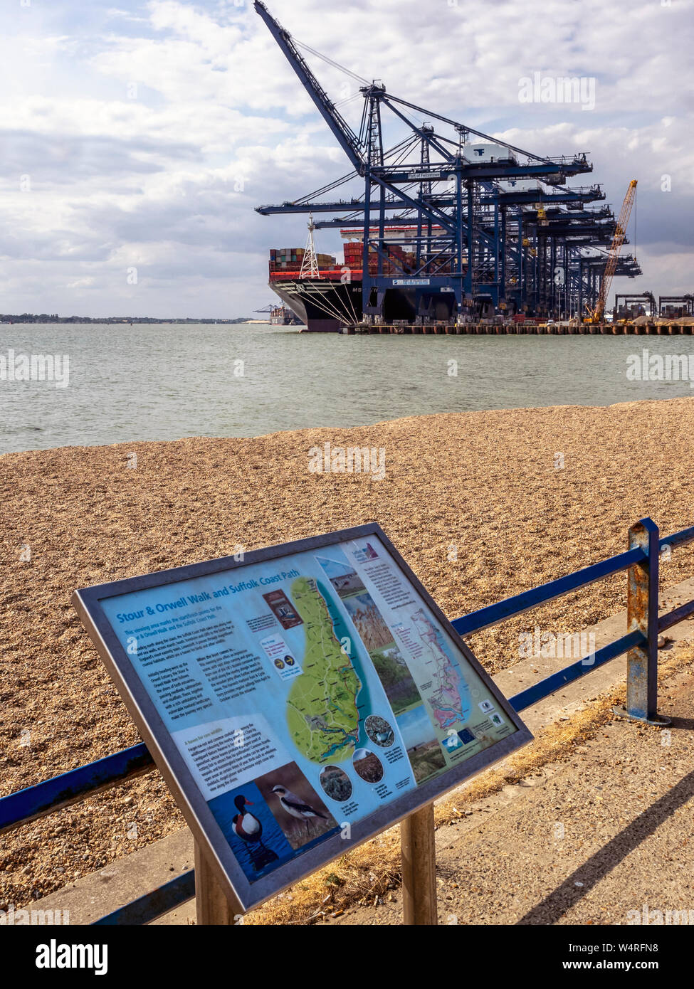 Port of felixstowe docks hi-res stock photography and images - Alamy