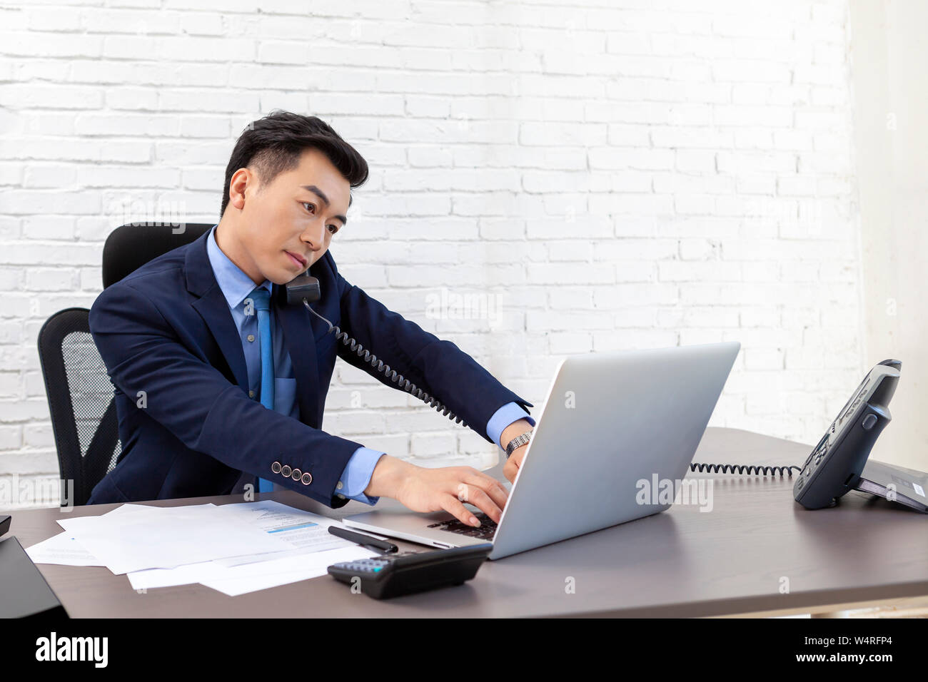 Doing work hi-res stock photography and images - Alamy