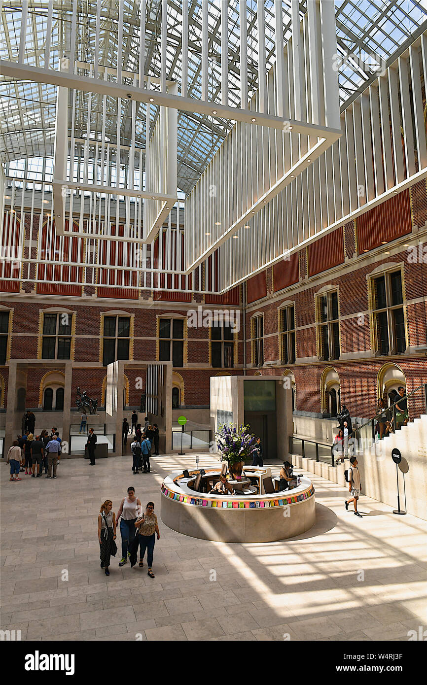 Inside view vertical hi-res stock photography and images - Alamy