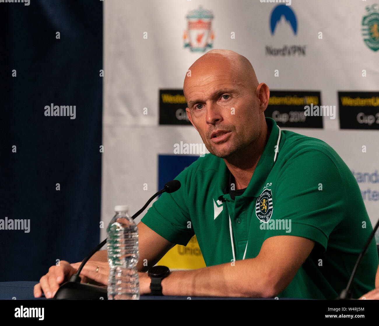 Pre draw press conference hi-res stock photography and images - Alamy