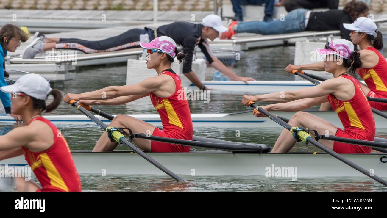 Chn2 lw2x bow hi-res stock photography and images - Alamy