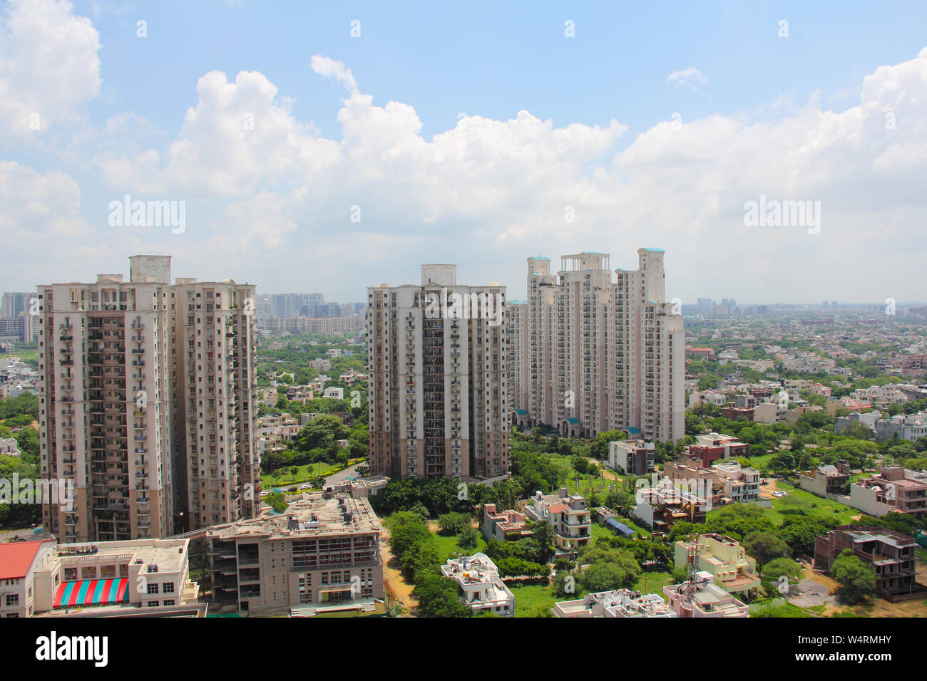 Gurgaon india skyline hi-res stock photography and images - Alamy