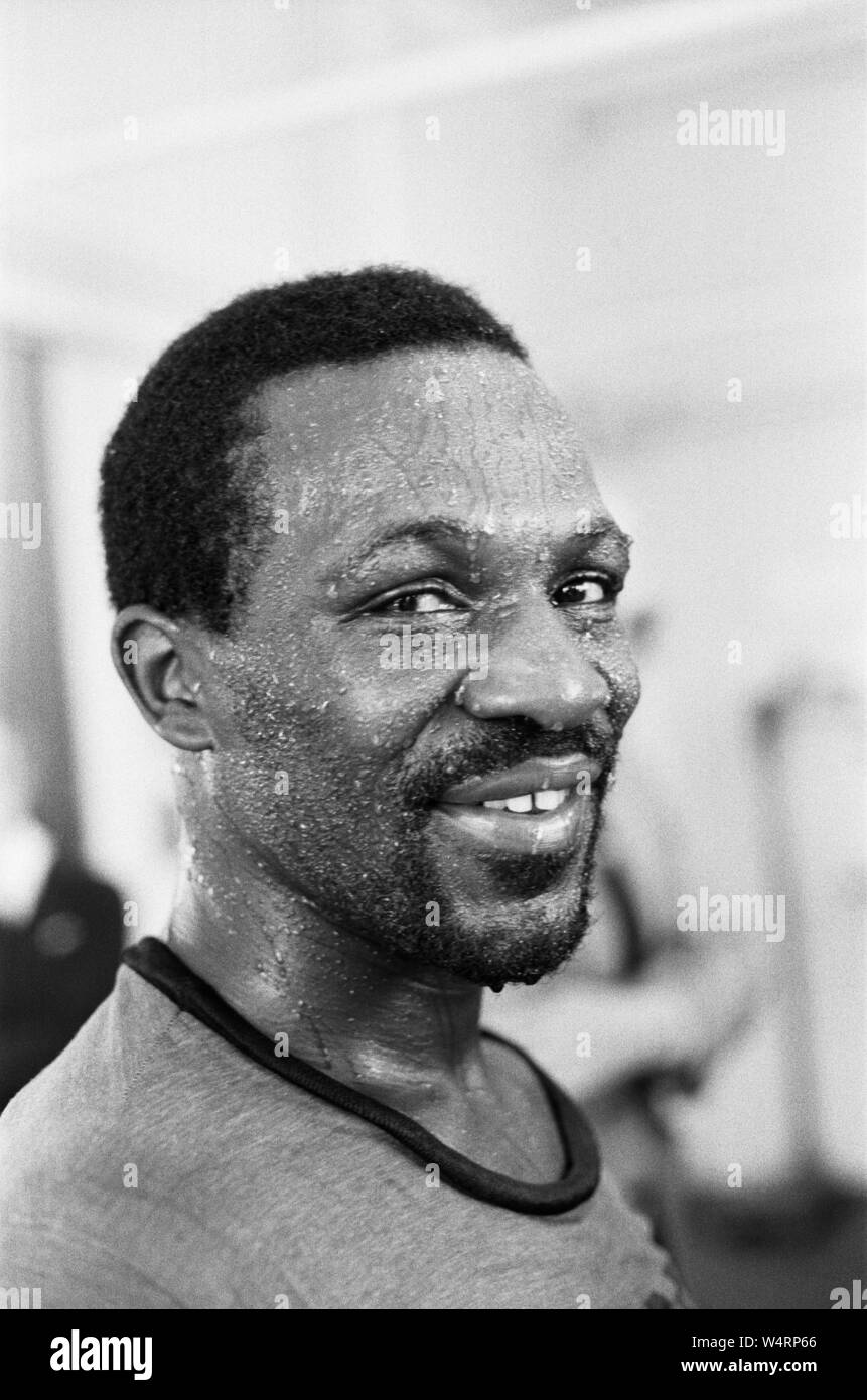 Boxing gym 1980s hi-res stock photography and images - Alamy