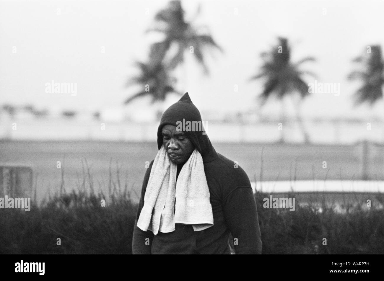 Sonny liston hi-res stock photography and images - Alamy