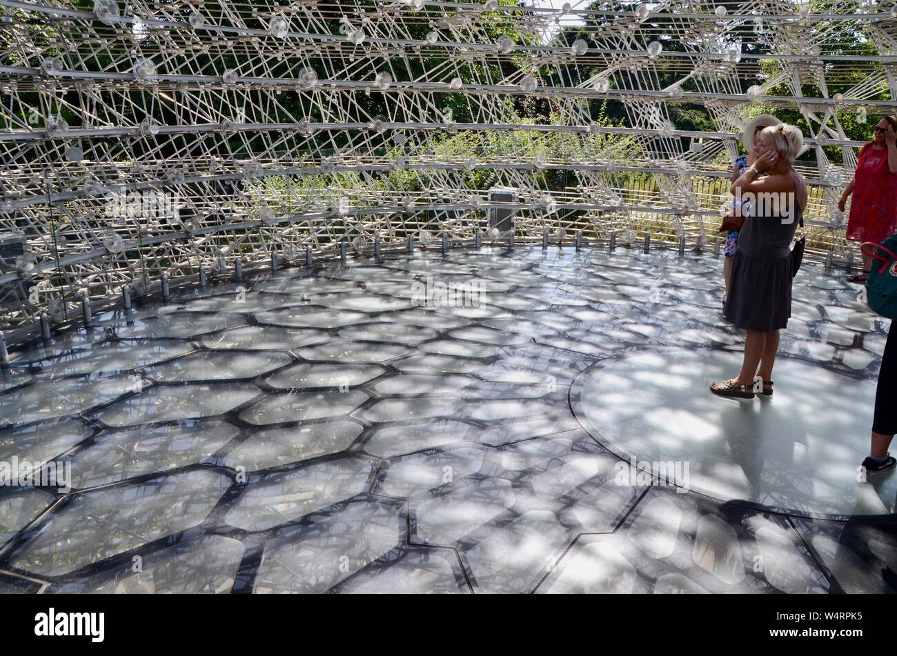 the hive contemporary art installation kew gardens royal botanic ...