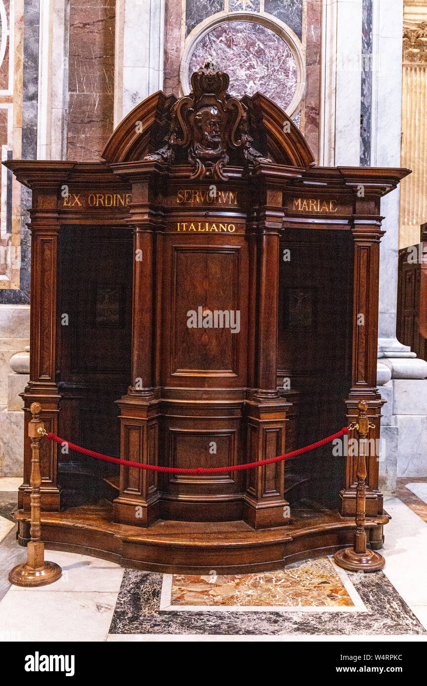 Confession st peter basilica hi-res stock photography and images - Alamy