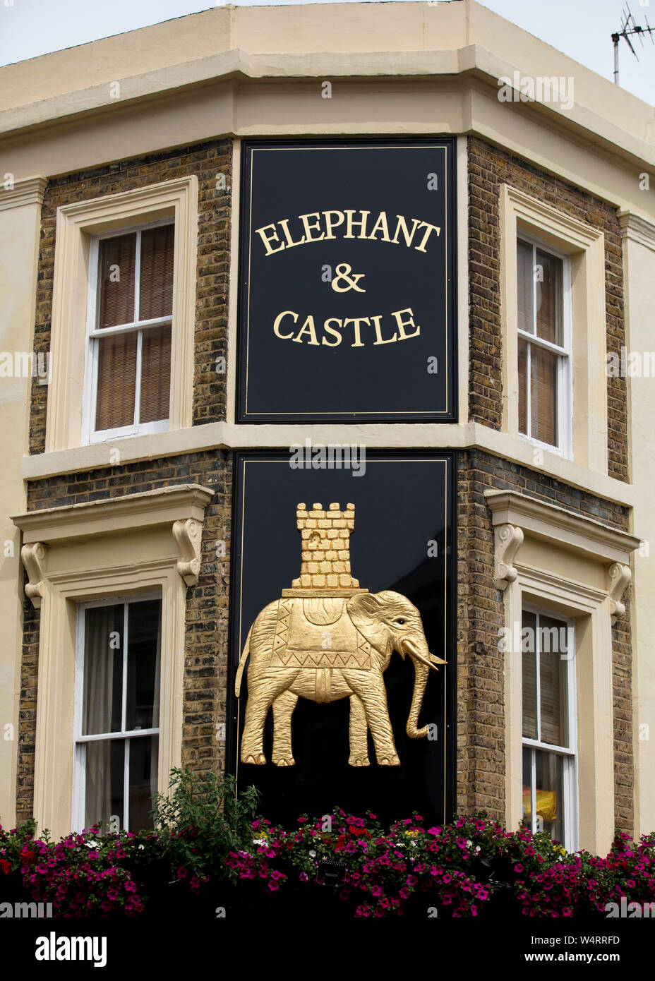 Elephant british pub hi-res stock photography and images - Alamy